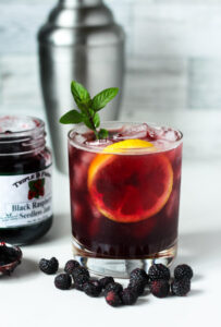 Black raspberry jam bourbon cocktail - itsmyhappyhour